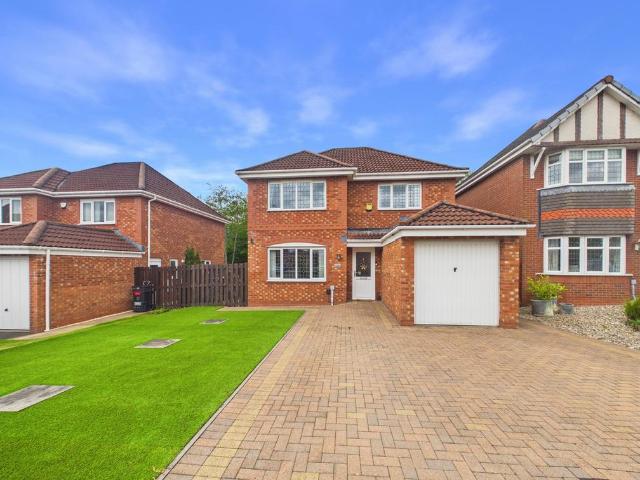 4 bedroom detached house for sale