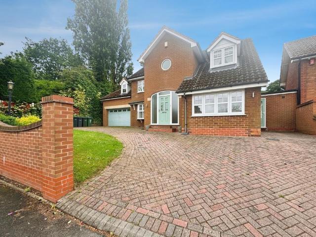 4 bedroom detached house for sale