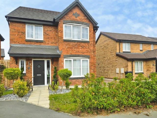 4 bedroom detached house for sale