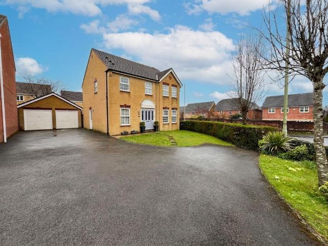 4 bedroom detached house for sale
