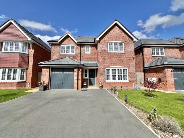 4 bedroom detached house for sale