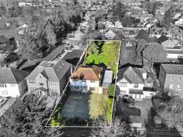 5 bedroom detached house for sale