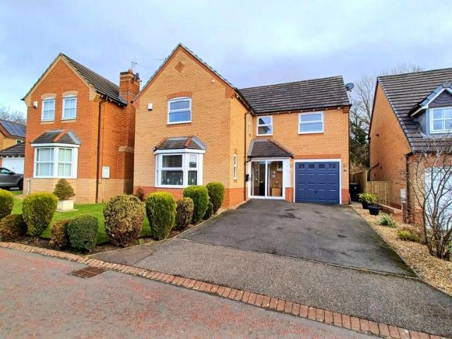 4 bedroom detached house for sale