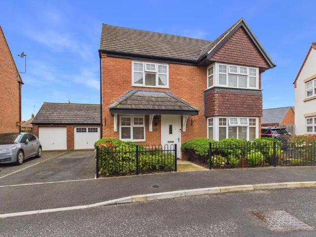 4 bedroom detached house for sale