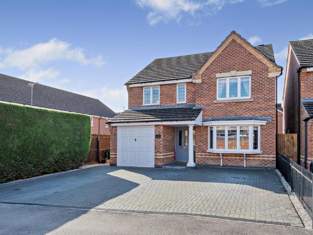 4 bedroom detached house for sale