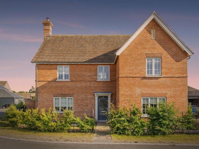 4 bedroom detached house for sale