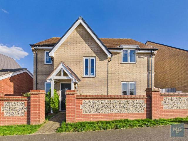 4 bedroom detached house for sale