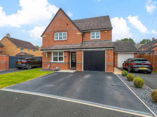 4 bedroom detached house for sale
