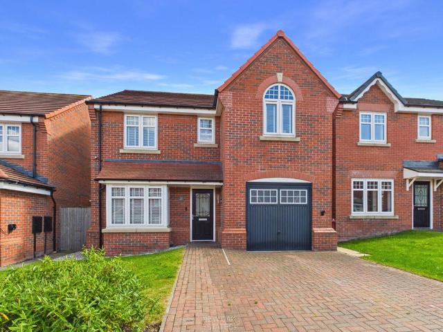 4 bedroom detached house for sale