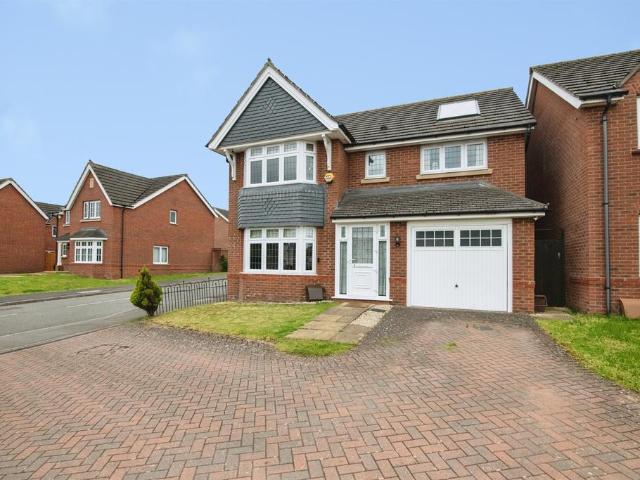 4 bedroom detached house for sale