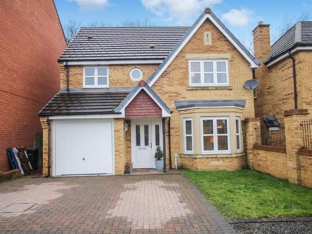 4 bedroom detached house for sale