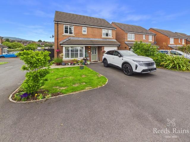 4 bedroom detached house for sale