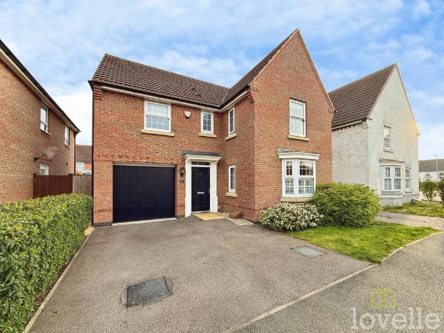 4 bedroom detached house for sale