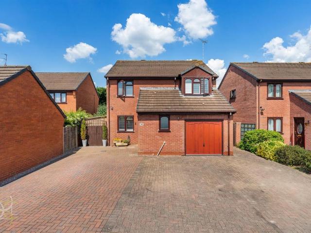4 bedroom detached house for sale