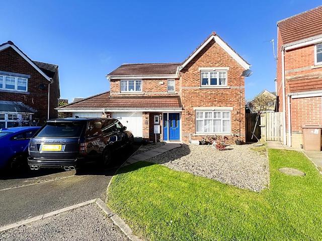 4 bedroom detached house for sale