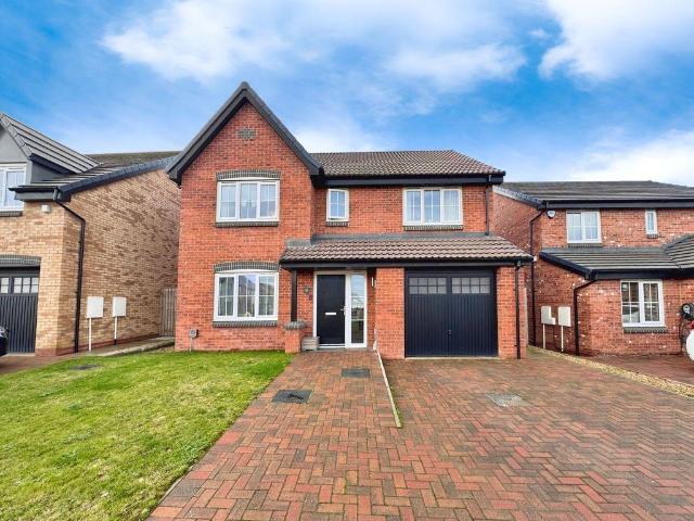 4 bedroom detached house for sale