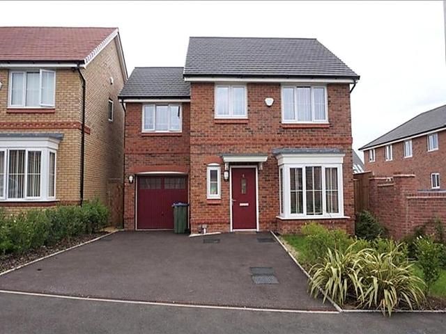 4 bedroom detached house for sale