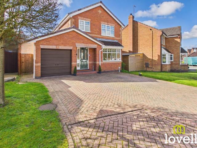 4 bedroom detached house for sale
