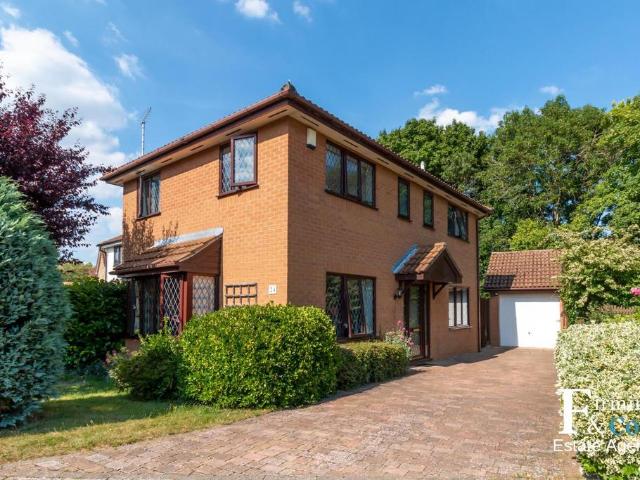 4 bedroom detached house for sale