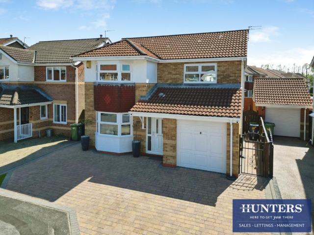 4 bedroom detached house for sale