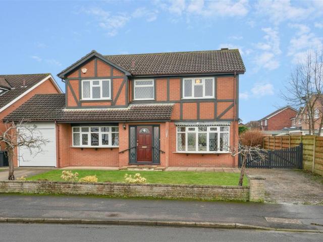 4 bedroom detached house for sale