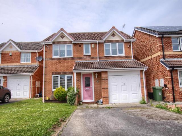 4 bedroom detached house for sale