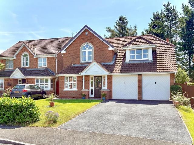 4 bedroom detached house for sale