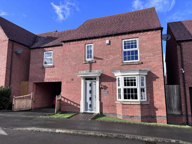 4 bedroom detached house for sale