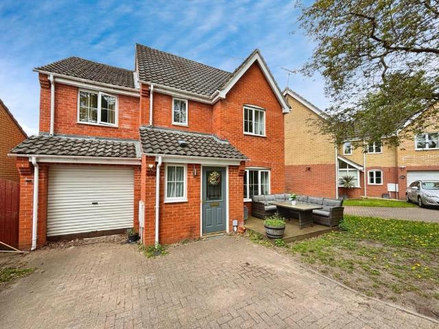 4 bedroom detached house for sale