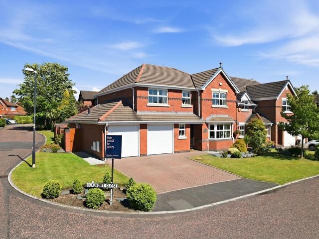 4 bedroom detached house for sale