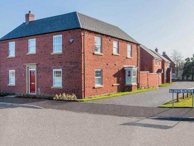 4 bedroom detached house for sale