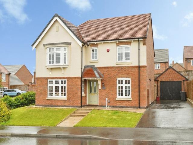 4 bedroom detached house for sale