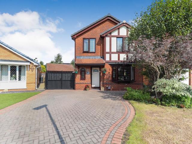 4 bedroom detached house for sale