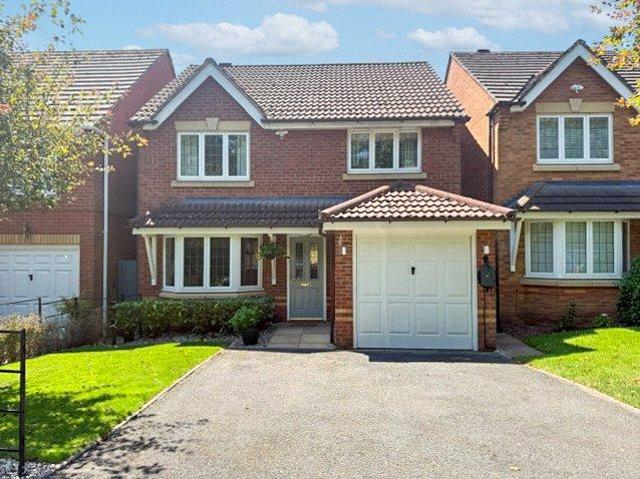 4 bedroom detached house for sale