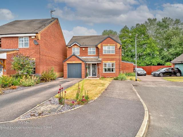4 bedroom detached house for sale