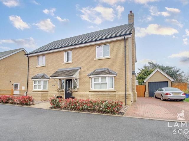 4 bedroom detached house for sale