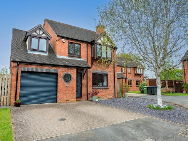 4 bedroom detached house for sale