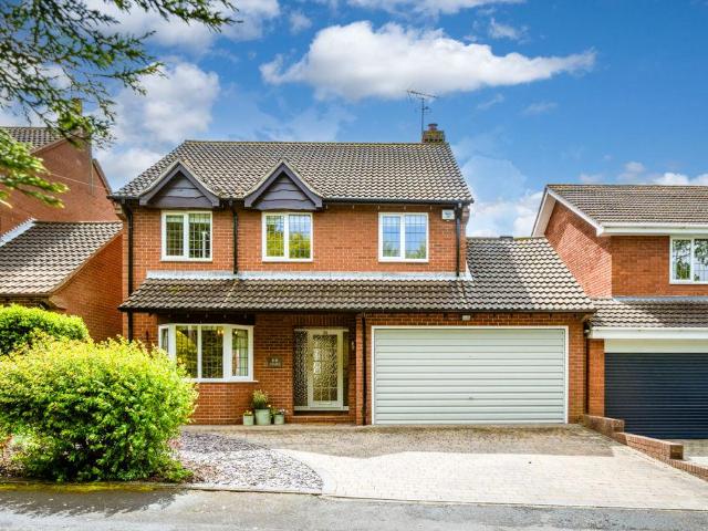 4 bedroom detached house for sale
