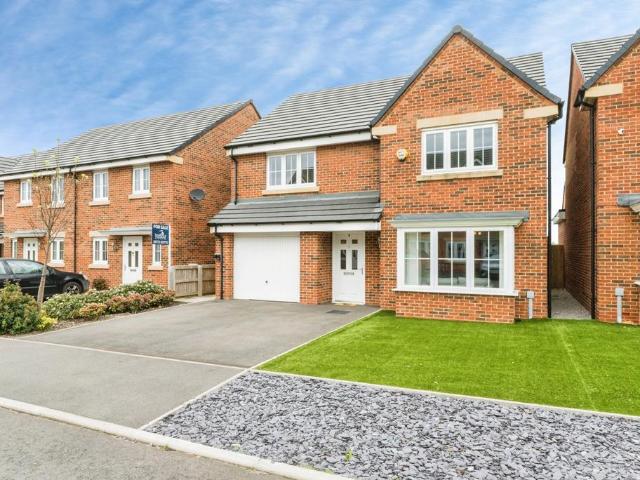 4 bedroom detached house for sale