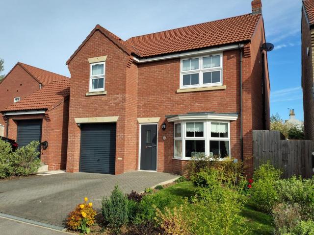 4 bedroom detached house for sale