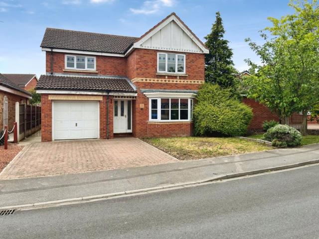 4 bedroom detached house for sale