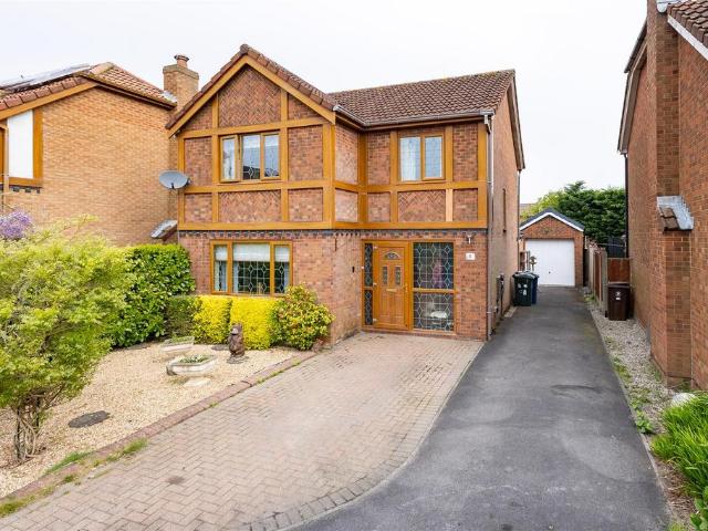 4 bedroom detached house for sale