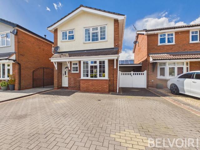 4 bedroom detached house for sale