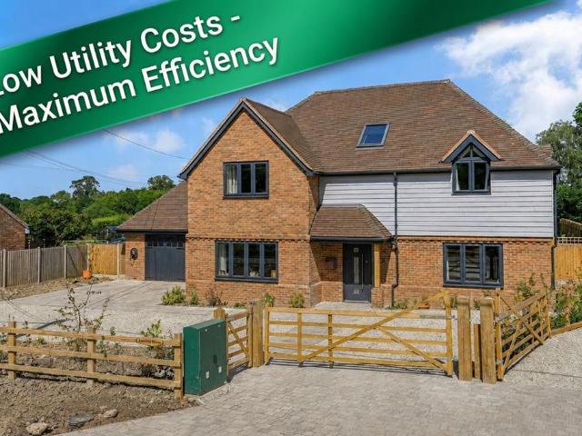 5 bedroom detached house for sale