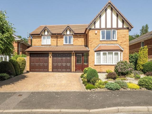 4 bedroom detached house for sale