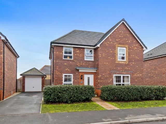 4 bedroom detached house for sale