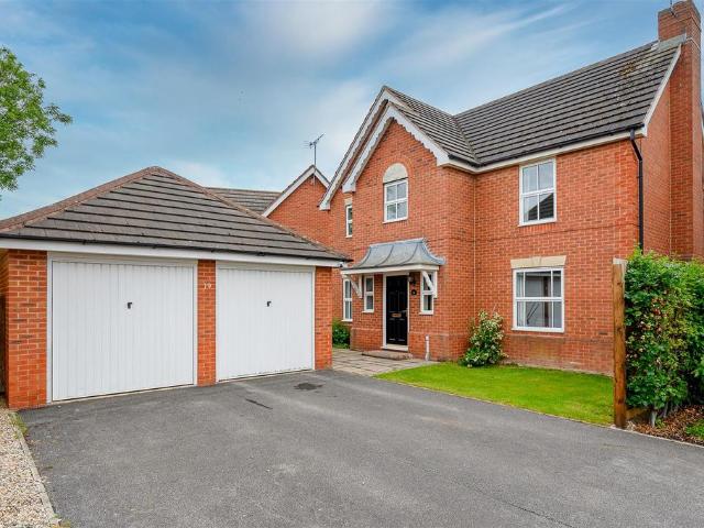 4 bedroom detached house for sale