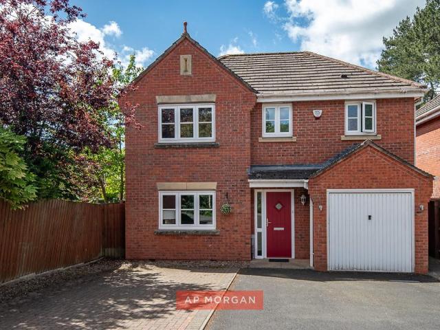 4 bedroom detached house for sale