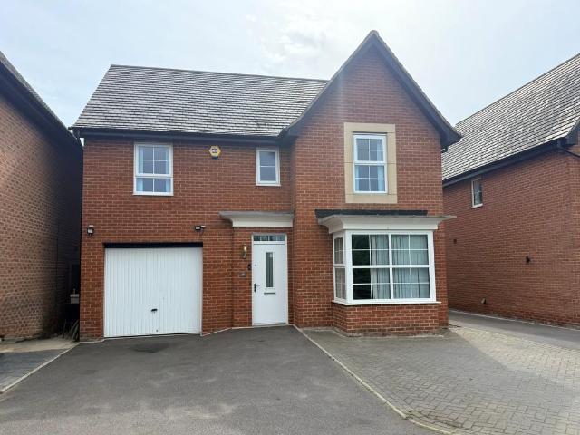 4 bedroom detached house for sale