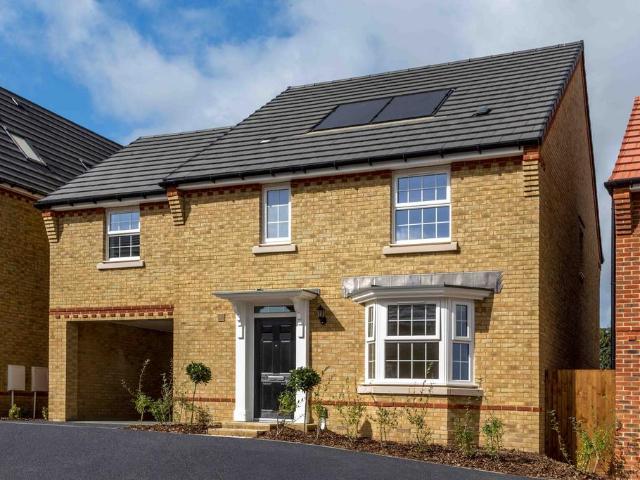 4 bedroom detached house for sale